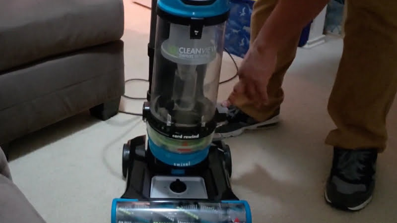 Bissell Cleanview Swivel Pet vs Rewind: Which Is Better Vac?