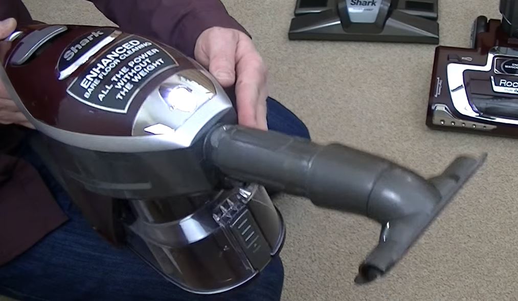 Shark HV301 vs HV322: Which One Is Your Best Bet?