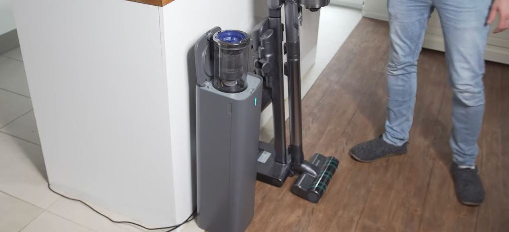 Samsung Jet 90 Pro Vs Complete: Is There Any Difference?